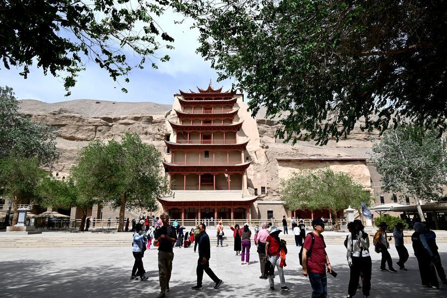 Los manuscritos tibetanos de Dunhuang regresan a China en una edición ...